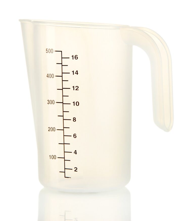 How many cups is 32 oz? Easy Conversion Tips With Examples - Fas Kitchen