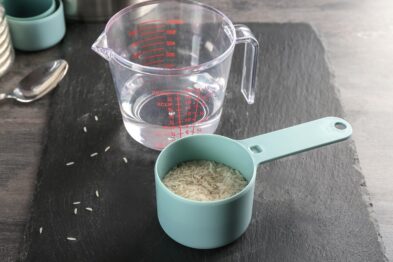 How many cups is 32 oz? Easy Conversion Tips With Examples - Fas Kitchen